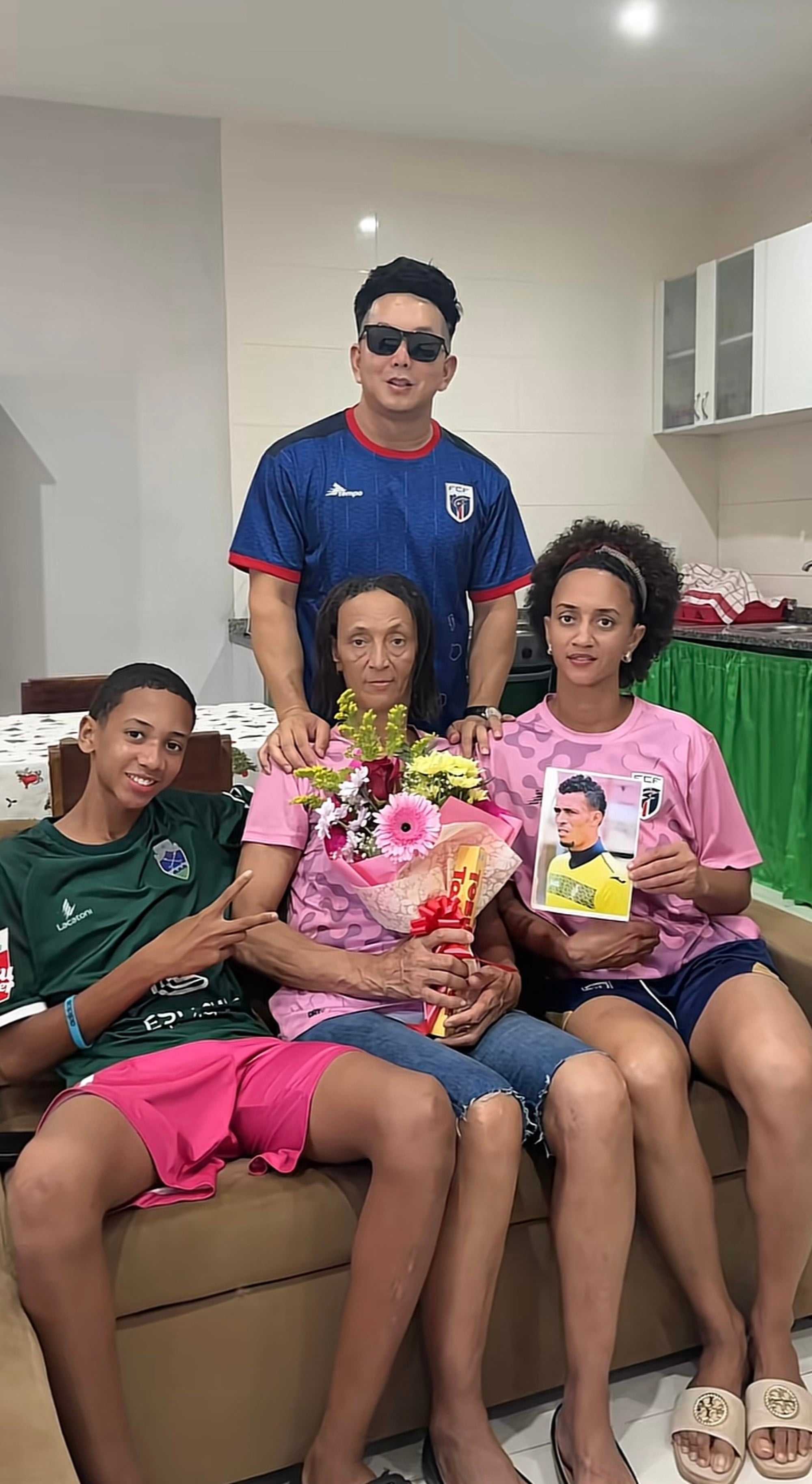 Chinese businessman beats rush to Vozinha’s door, puts hero’s mum on ...