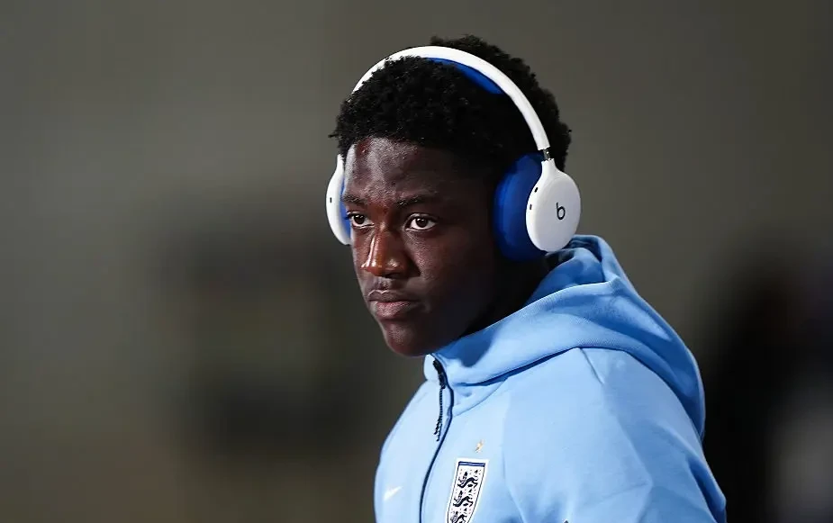 Kobbie Mainoo spotted with unreleased Beats headphones in new colorway