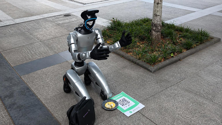 A $13,500 robot is begging on Chinese streets – with WeChat Pay