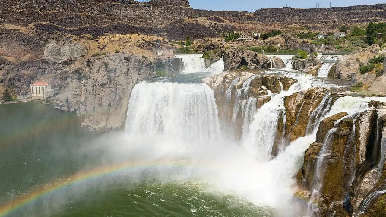14 most beautiful waterfalls in the world that look almost unreal ...