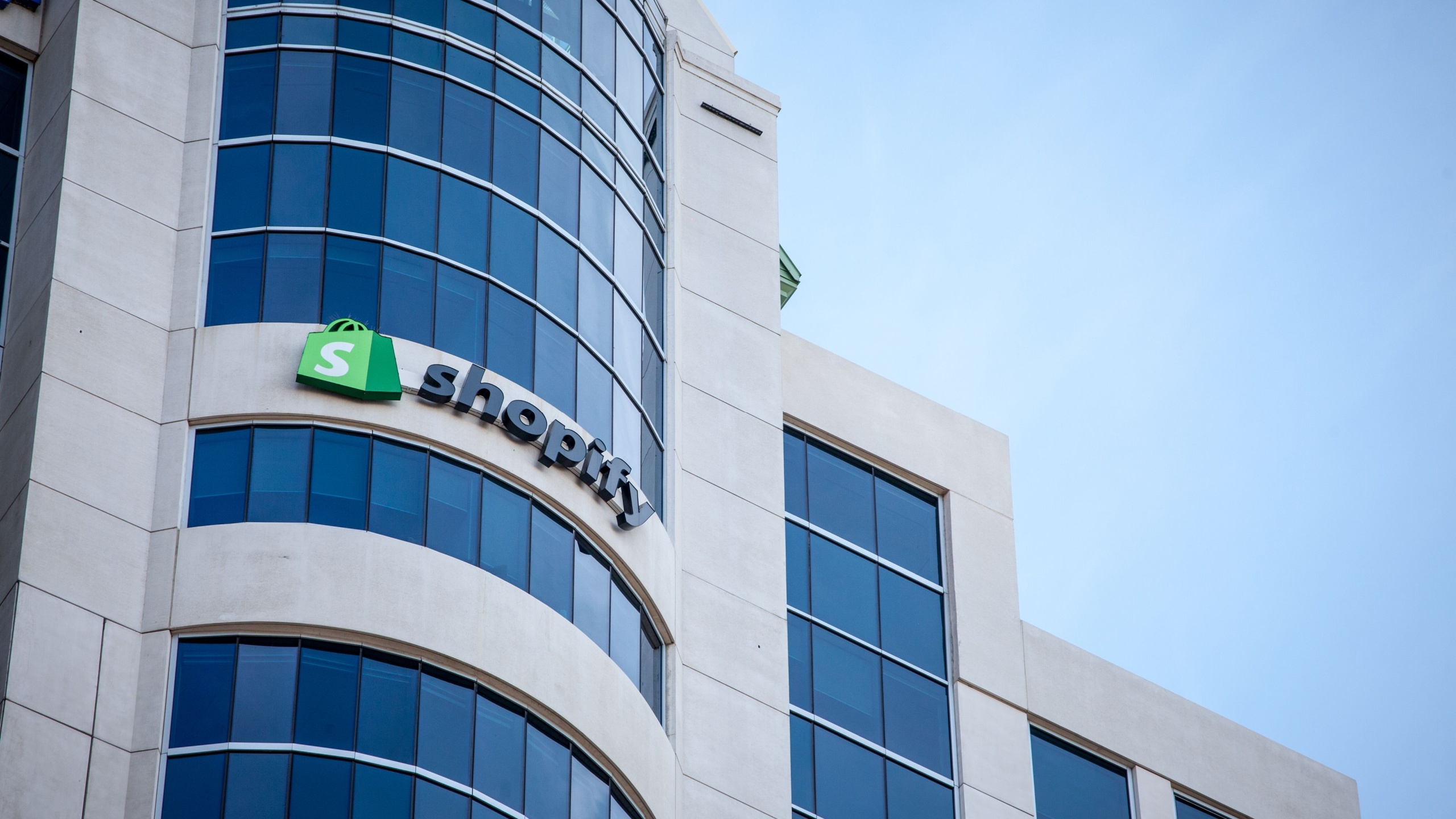 7 Canadian global giants most Canadians don’t talk about enough