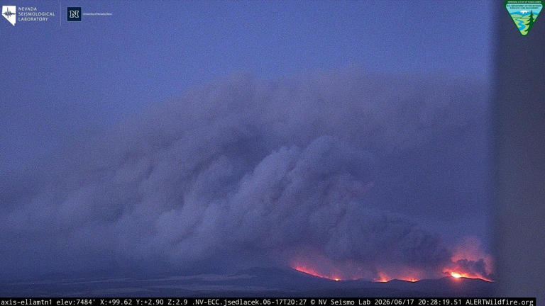 Fire crews battling pair of wildfires along Utah border