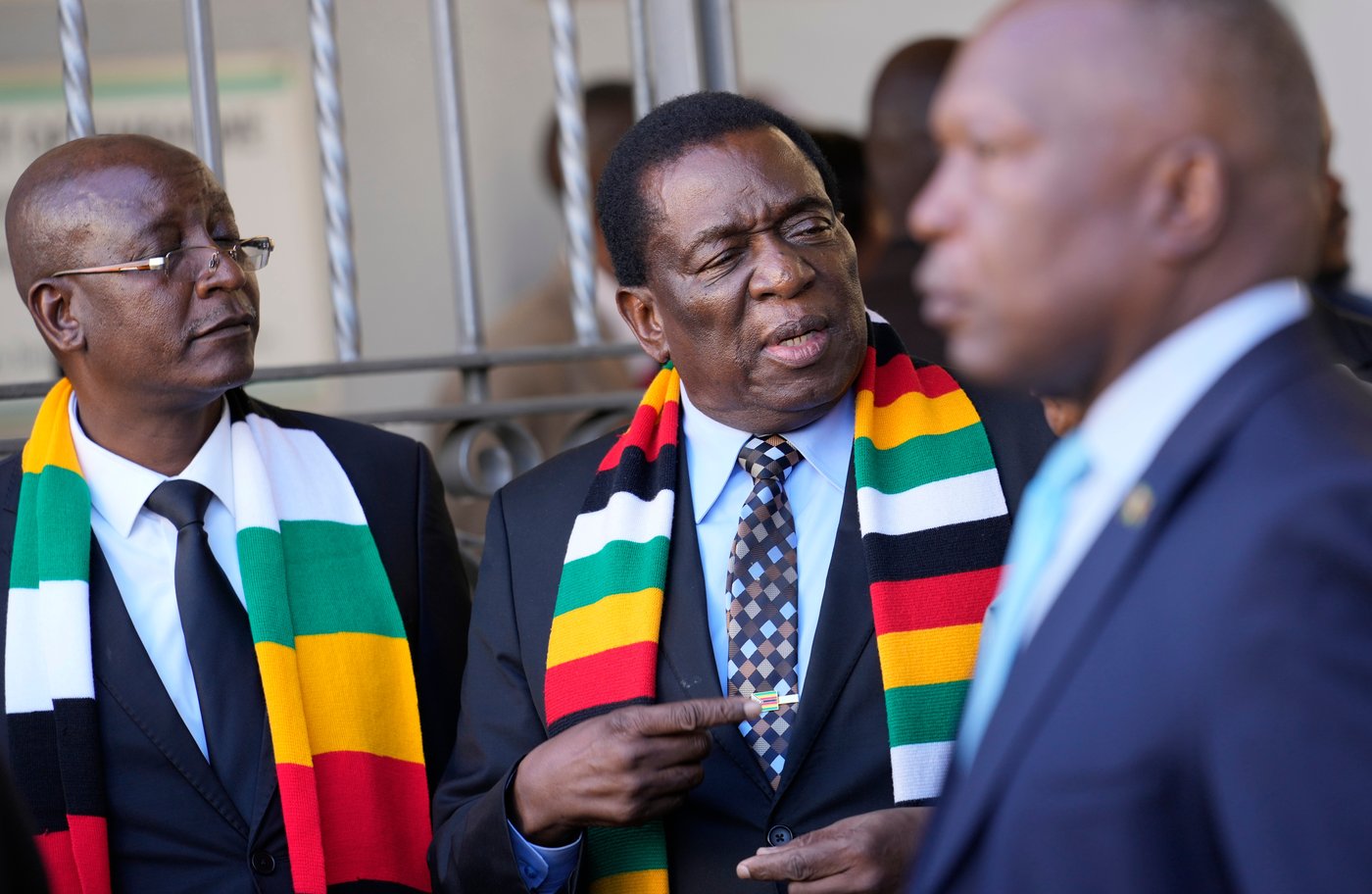Zimbabwe vote to extend president's term underscores the staying power ...
