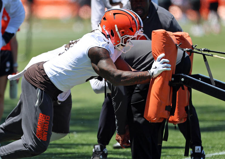 How Jared Verse is already showing signs of topping Myles Garrett in ...