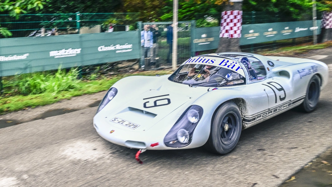 11 iconic cars that defined the 1960s