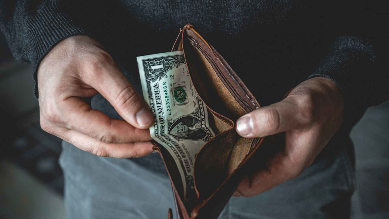 Budgeting expert reveals 10 money-saving hacks to afford summer fun