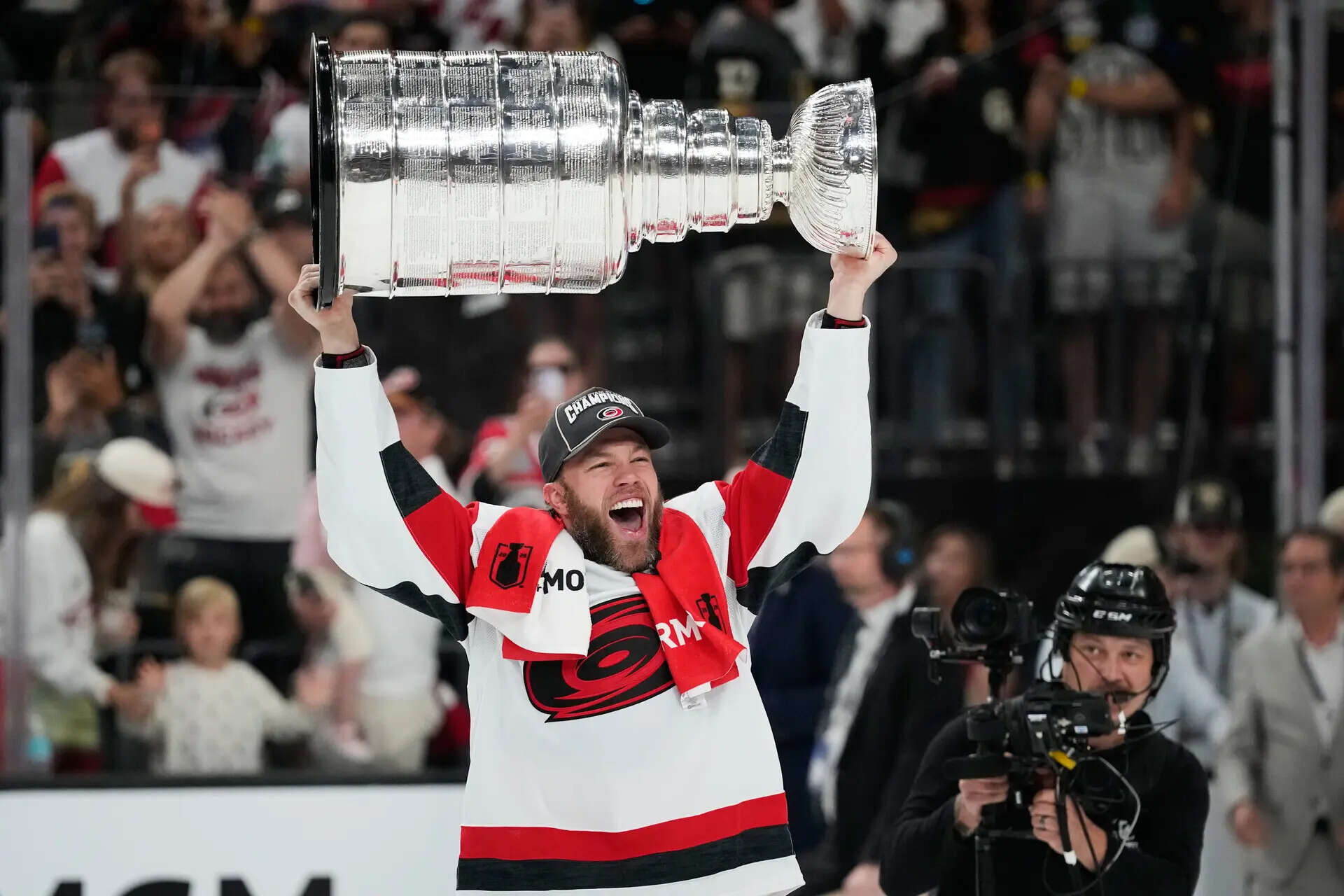Carolina Hurricanes star Taylor Hall shares special words for Edmonton ...