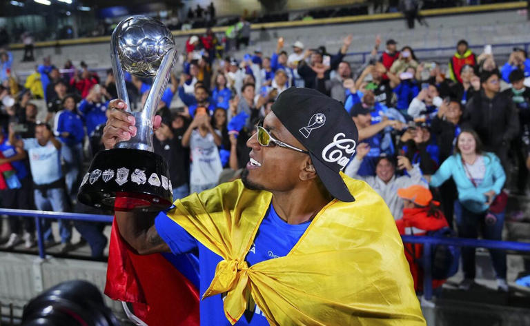 Willer Ditta se acuerda de Cruz Azul en el debut de Colombia, durante ...