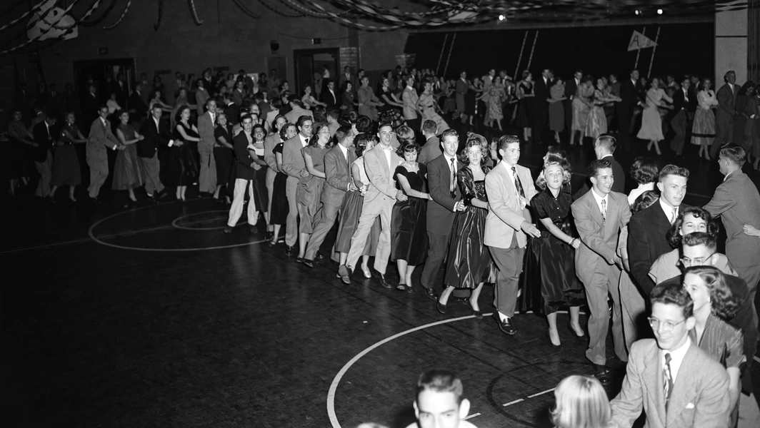 18 snapshots of 1950s life and culture
