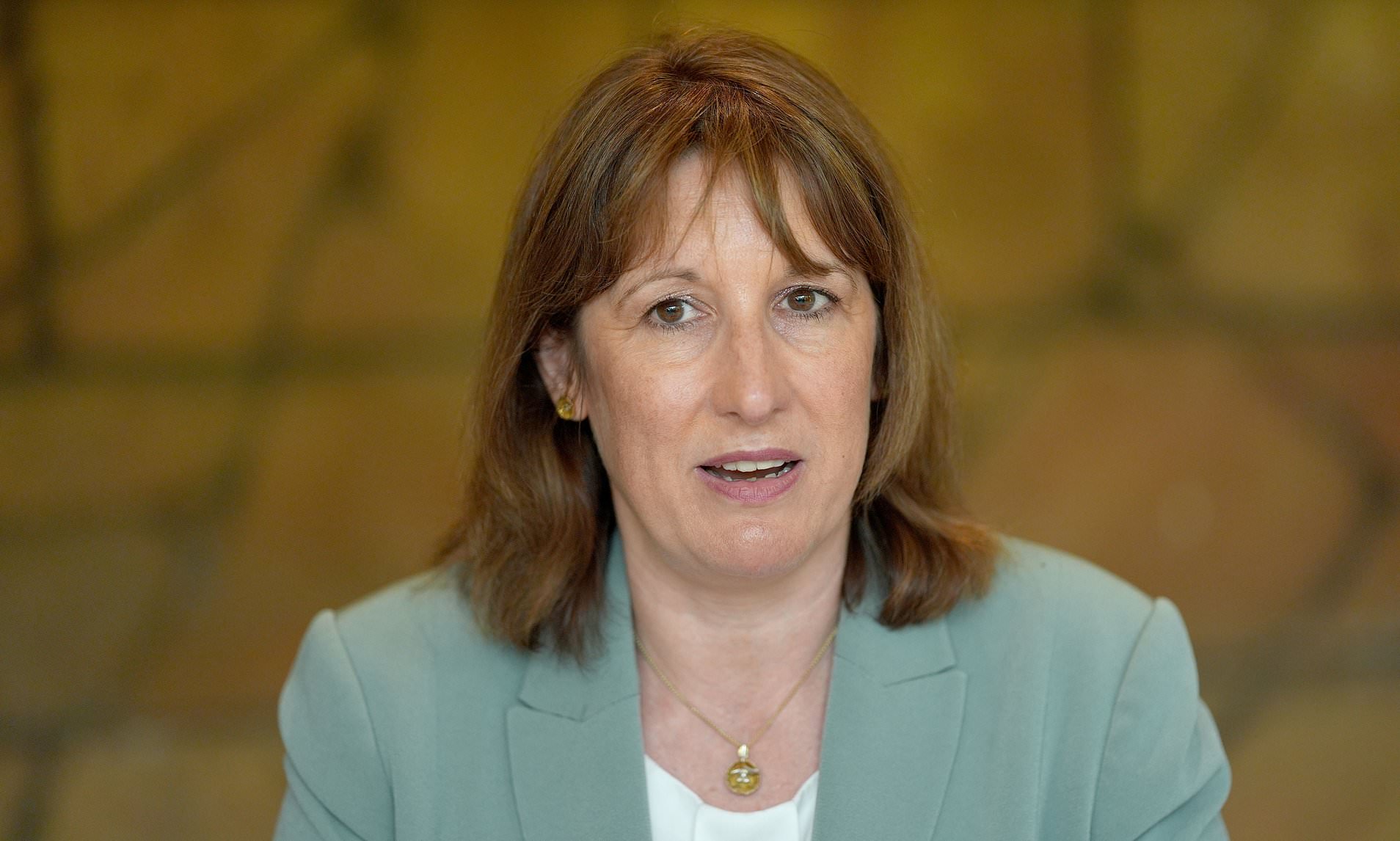 Rachel Reeves sounds alarm at threat of Labour lurch to left as she ...