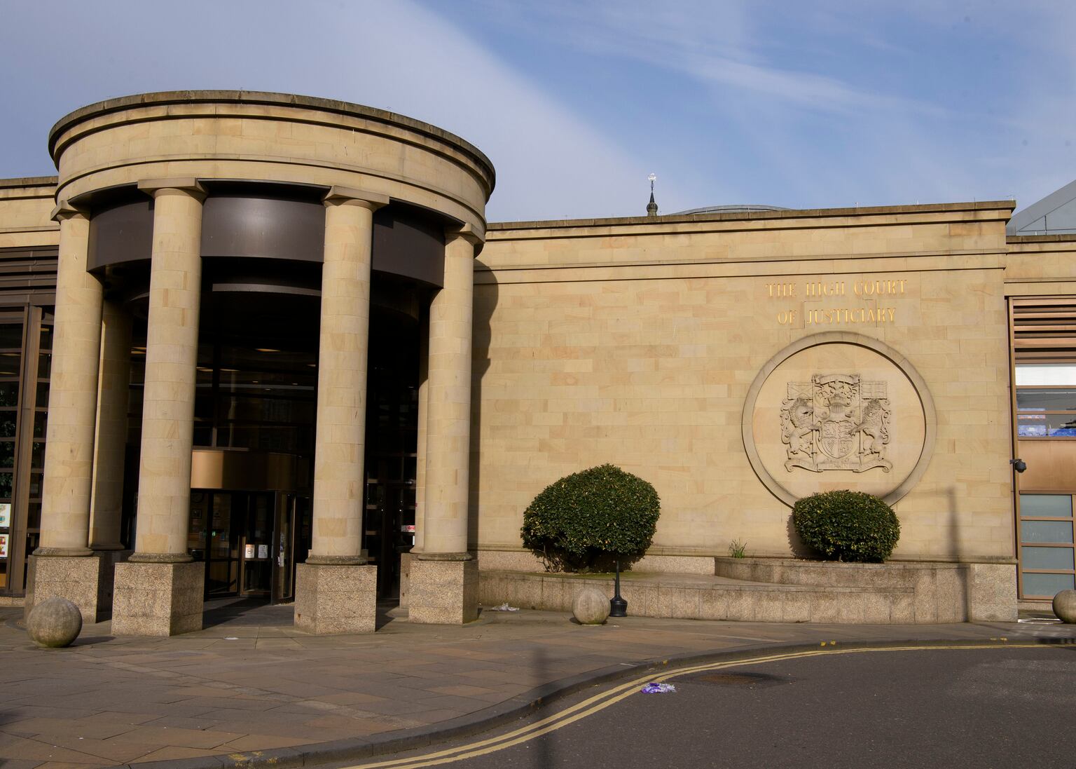 Iain Robertson rape trial: Woman initiated sex, actor tells court