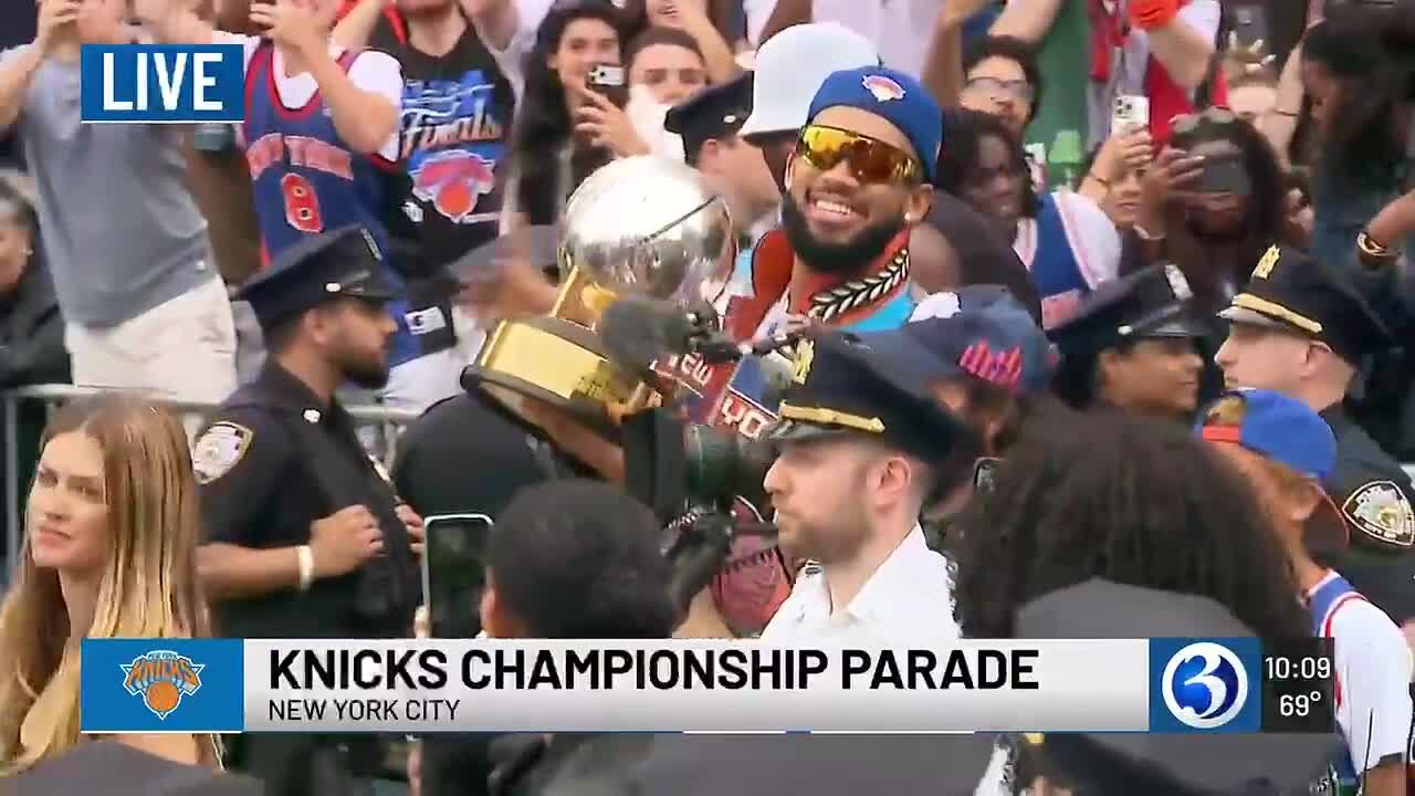 Connecticut Knicks fans celebrate NBA championship at New York parade