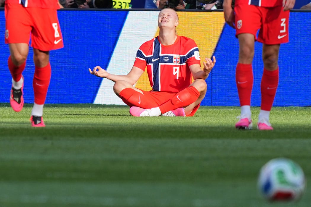 How Messi, Mbappe and Haaland use their brains (as well as feet) to ...