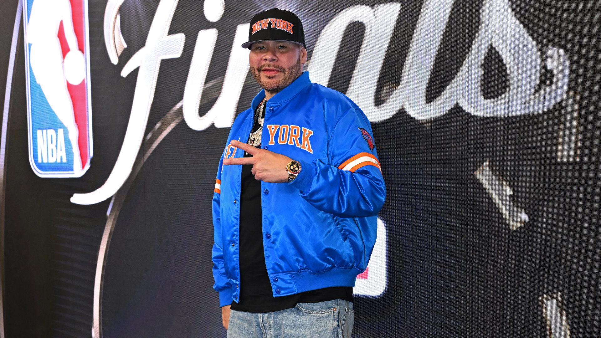 Fat Joe and Remy Ma perform "Lean Back" on Knicks parade float, KAT and ...