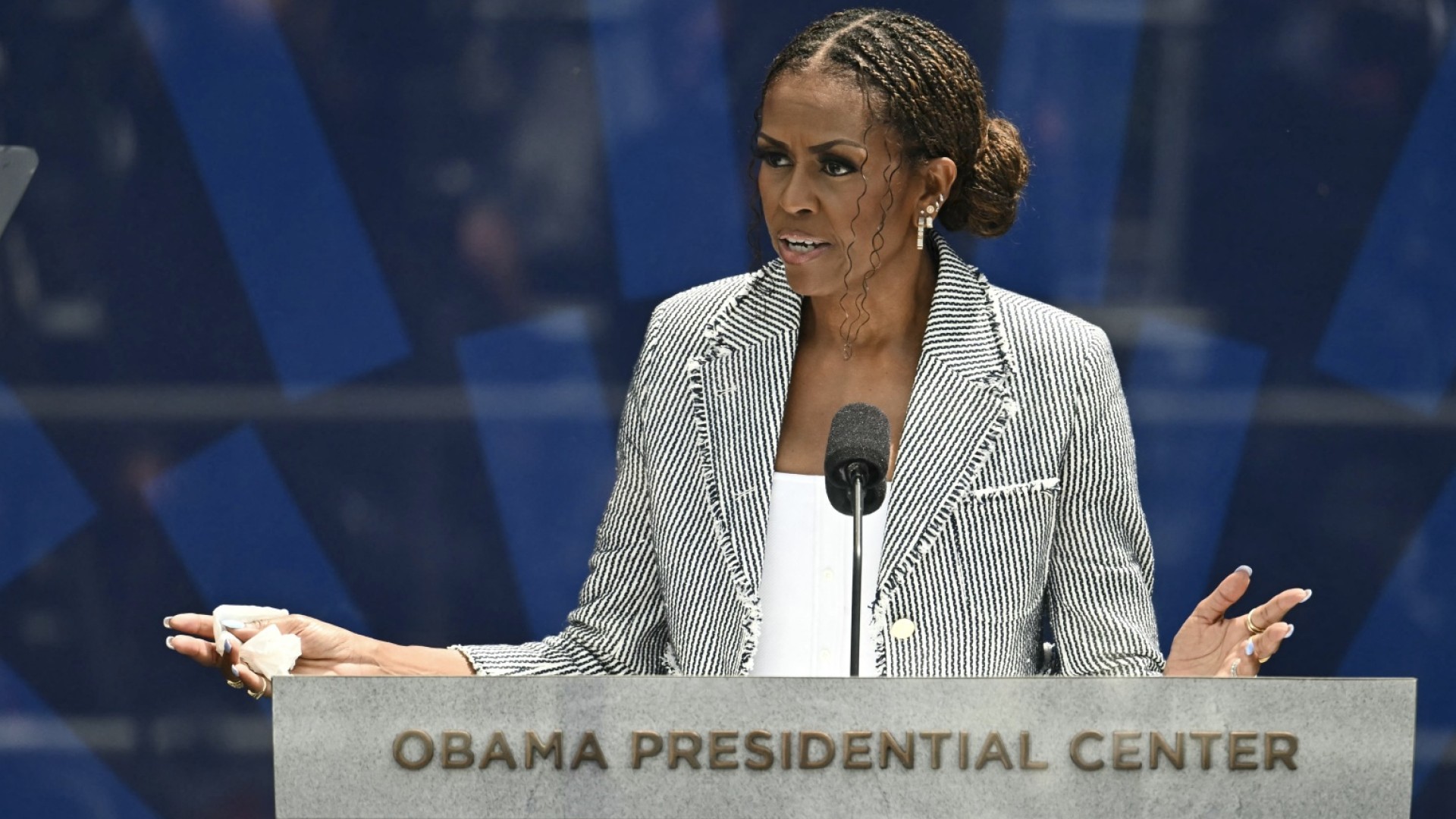 Michelle Obama honors husband at center opening: 'You were unflappable ...