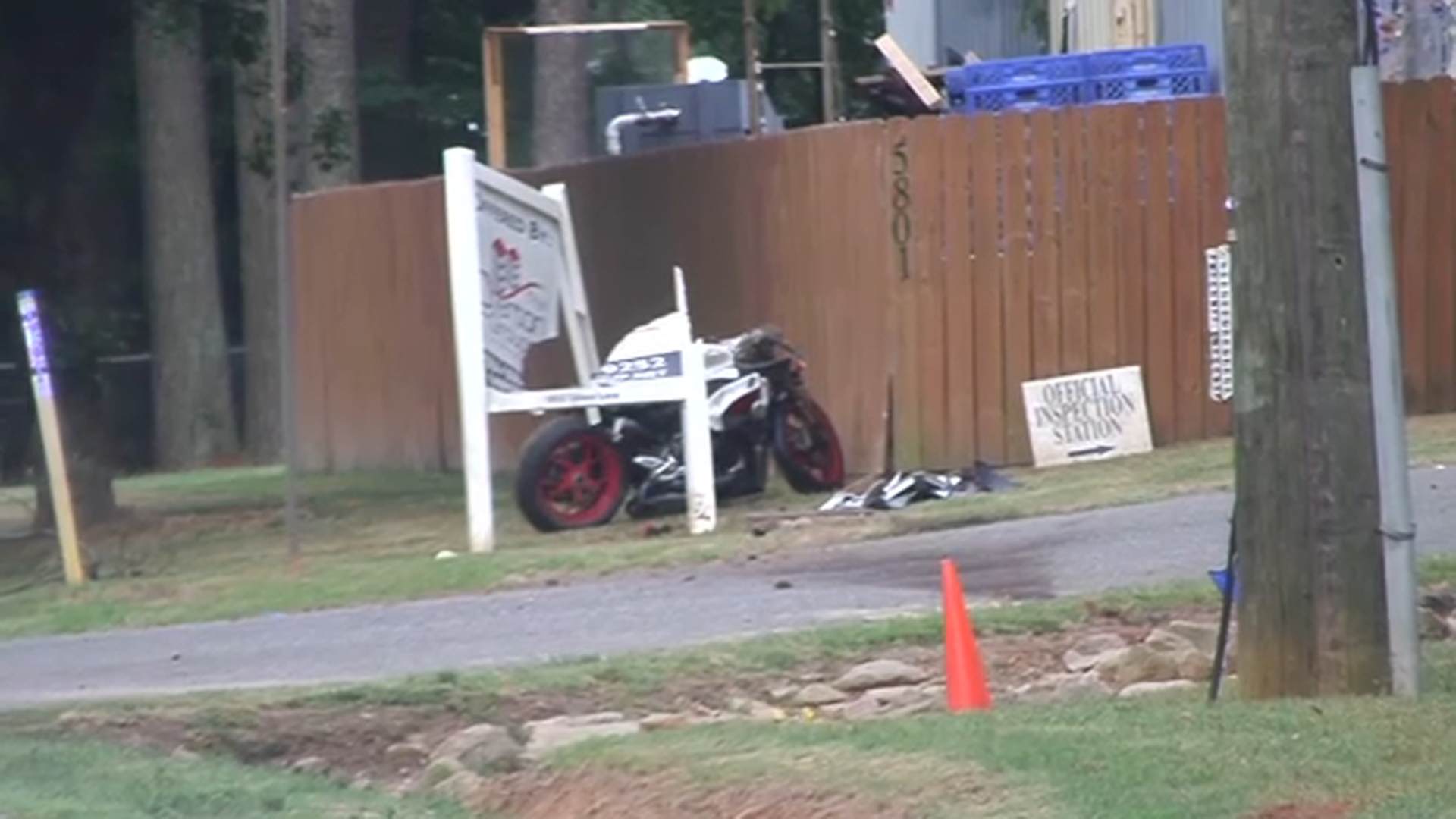 Police: Man killed in motorcycle crash in Raleigh