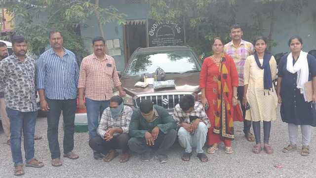 Three arrested with ganja, MDMA in Rangareddy district
