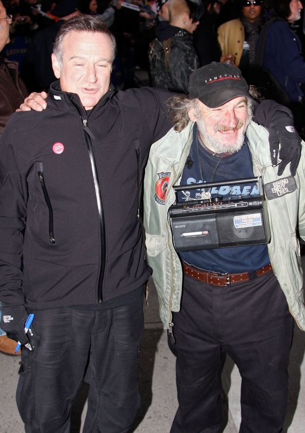 Did Robin Williams require his movies to hire homeless people ...