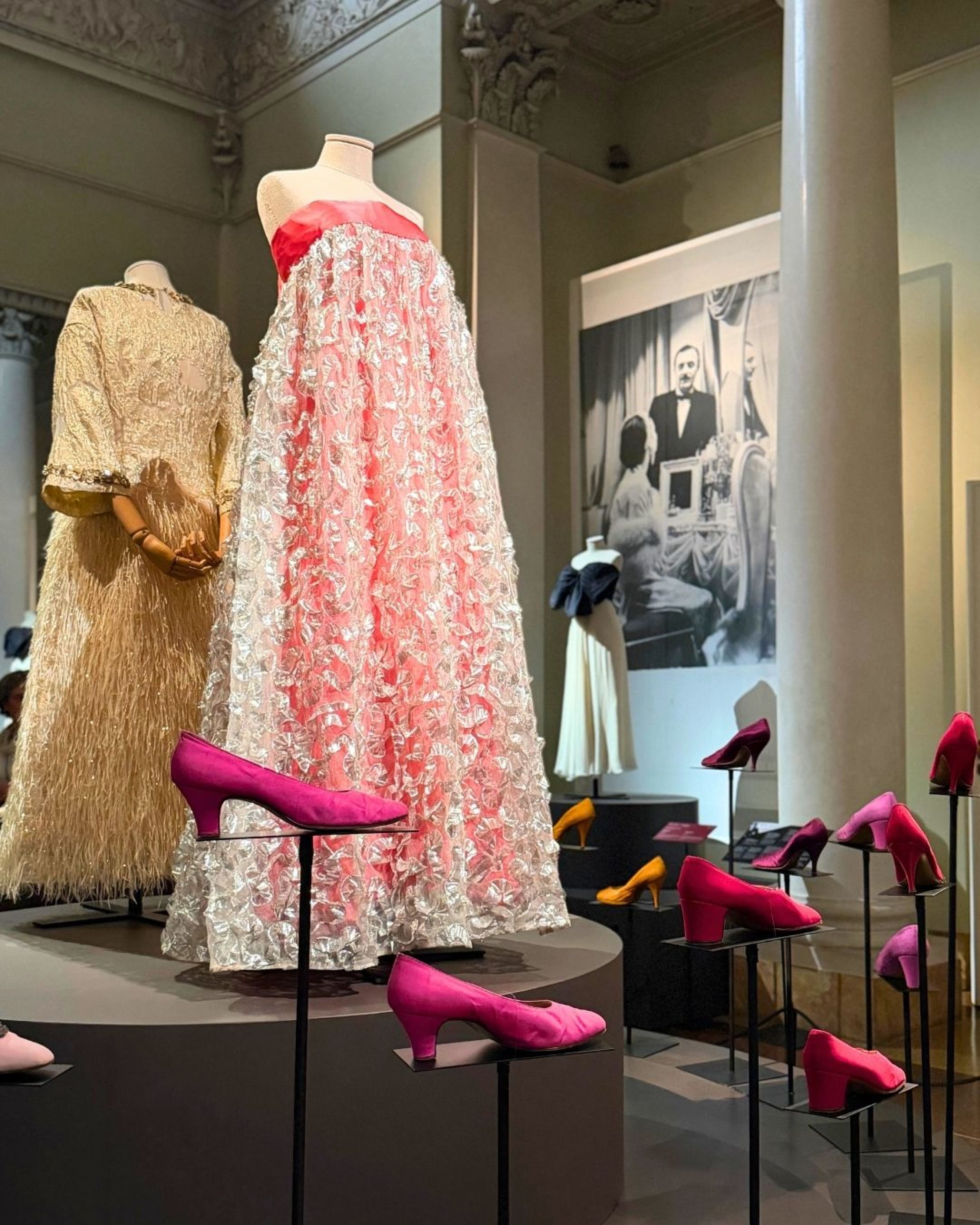 Palazzo Pitti mette in mostra Sarmi, lo stilista delle dive del '900