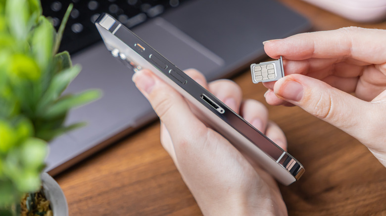4 reasons why you should be using your phone's dual SIM feature