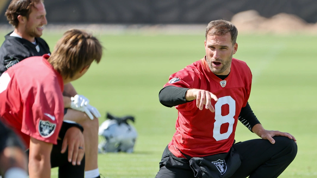 Kubiak keeps QB battle open despite Mendoza’s top-pick status