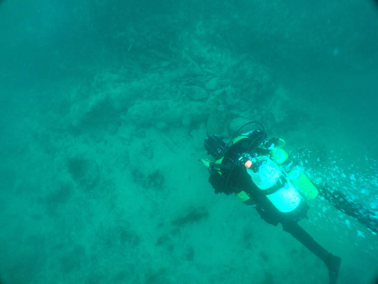 Mystery of 17th century shipwreck holding 400 gold coins finally solved ...