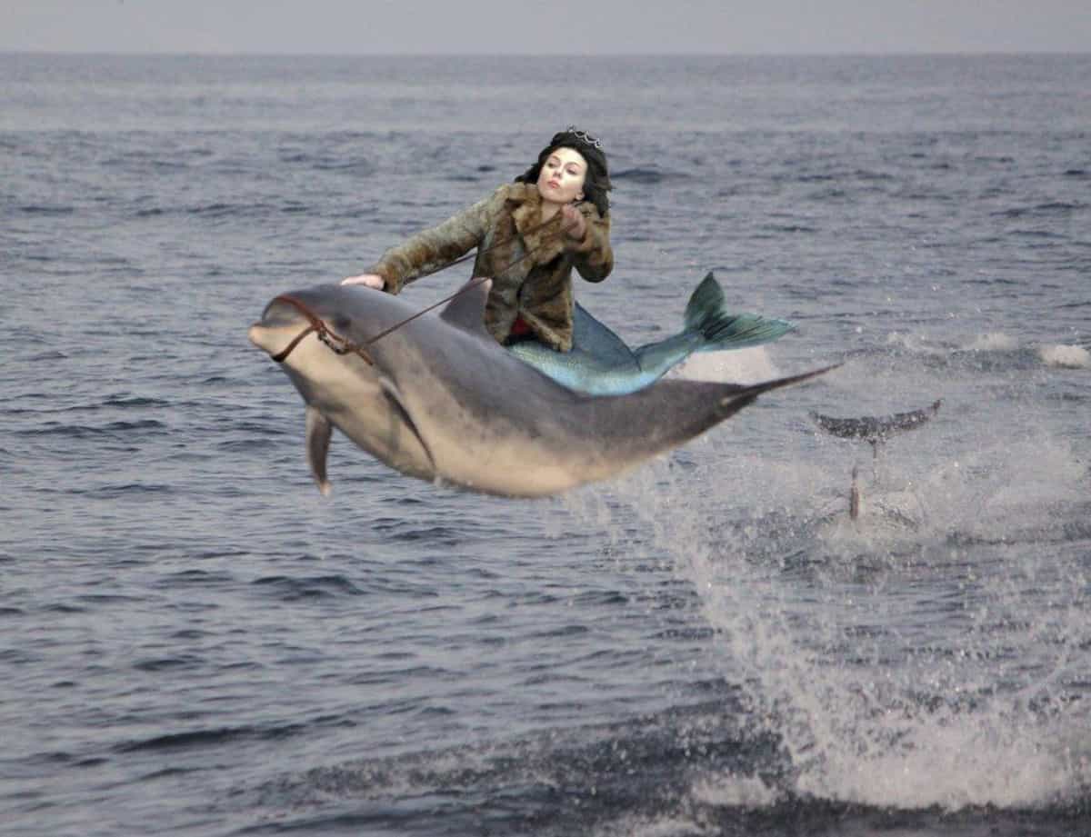 The best Scarlett Johansson falling down memes