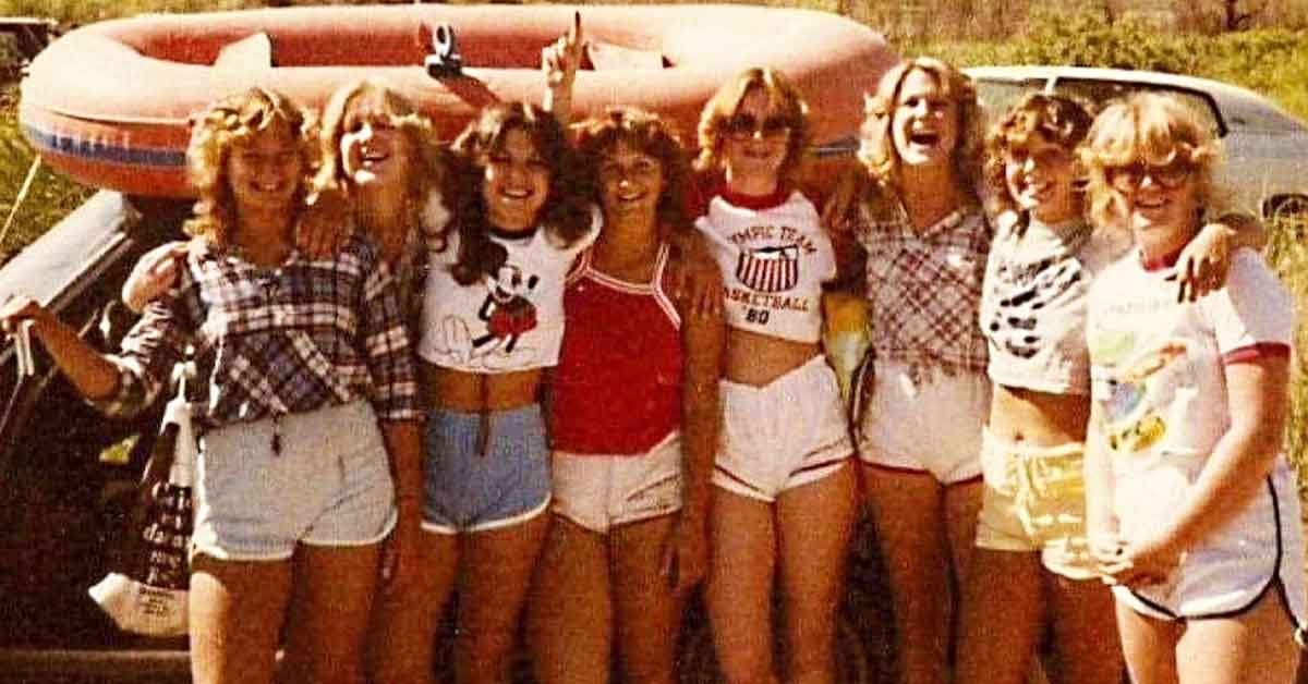 20 photos of Generation X getting their summer on