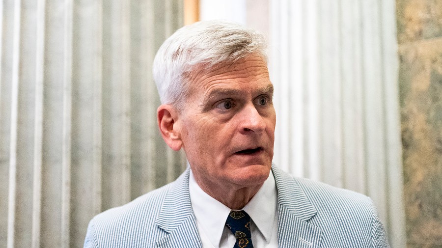 GOP senator: Trump putting 'American lives at risk' by blocking ...