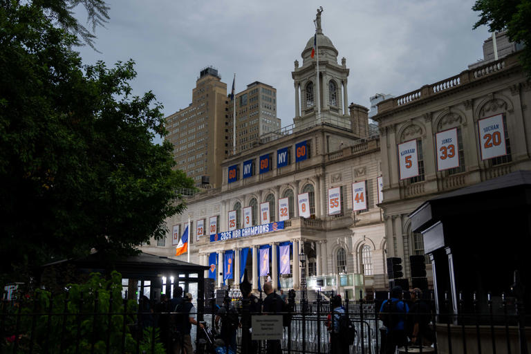 How Patrick Ewing was majorly disrespected by City Hall during Knicks ...