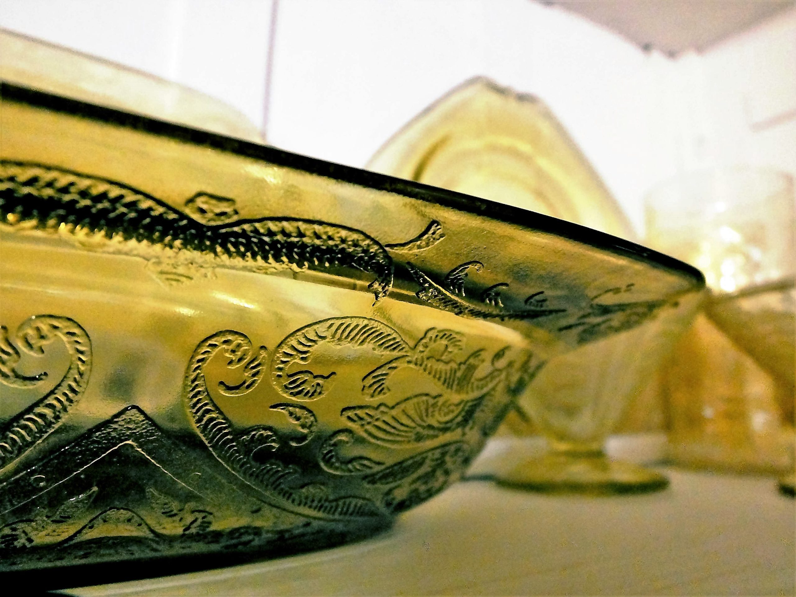 Antique glassware styles worth money