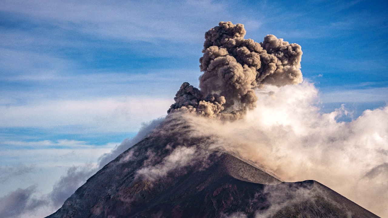 Ecuador’s Reventador volcano sent fresh ash plumes drifting over the ...