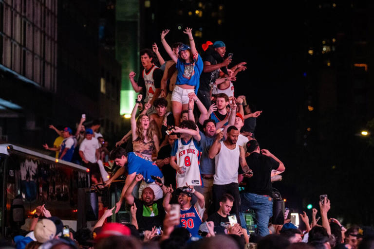 New York announces custom items for Knicks championship parade, fans ...