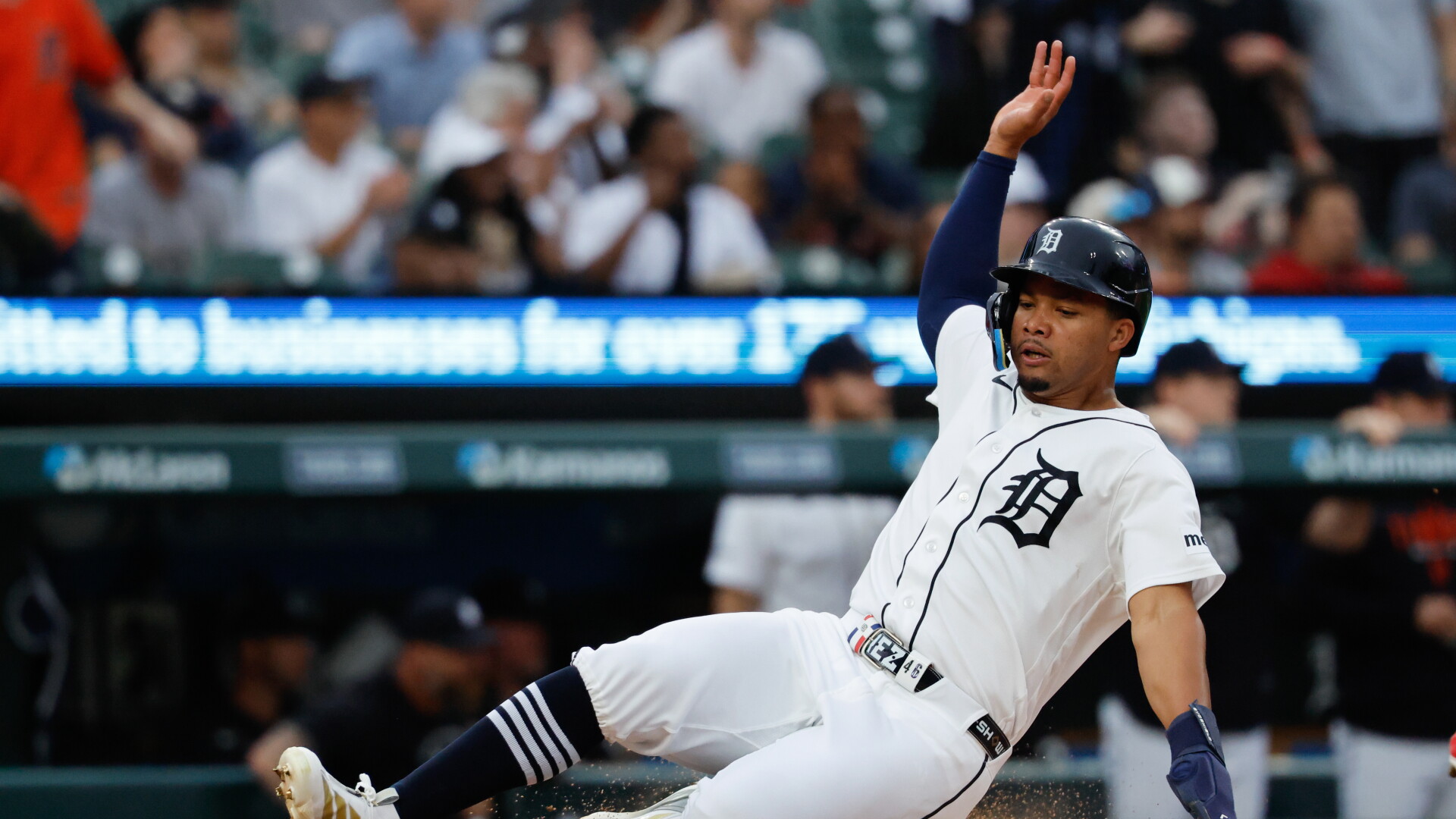 Tigers’ Wenceel Perez injured in freak accident in training room, team ...