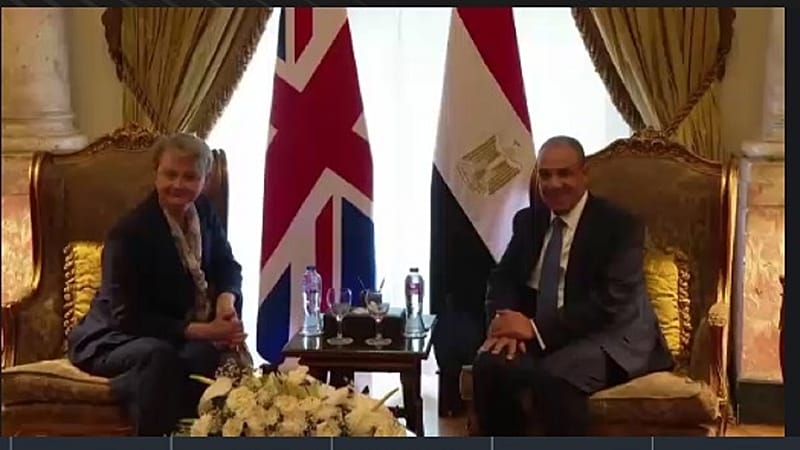 Égypte : rencontre entre Badr Abdelatty et la Britannique Yvette Cooper