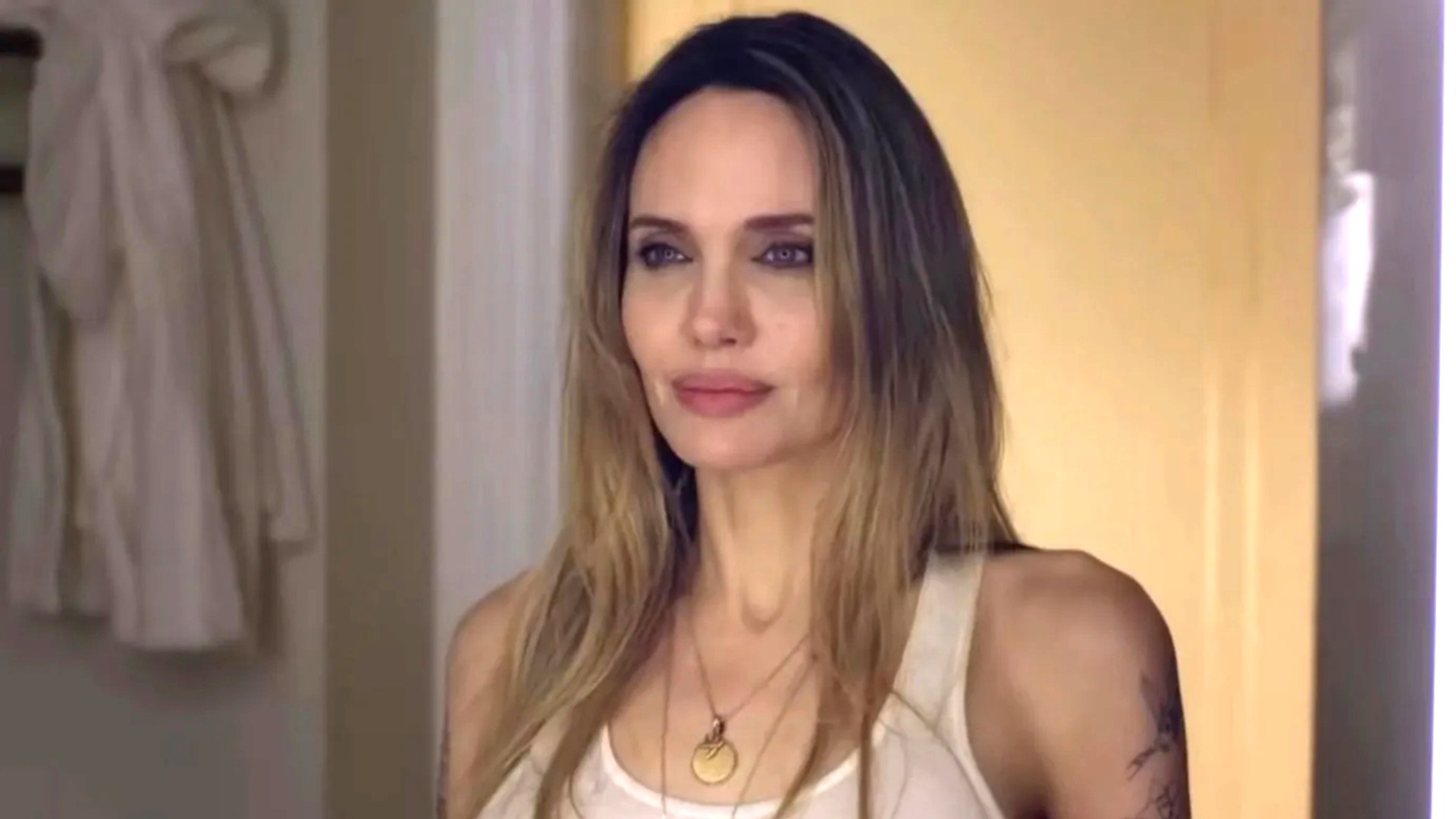 « Elle ne change pas » : Angelina Jolie signe une apparition remarquée ...