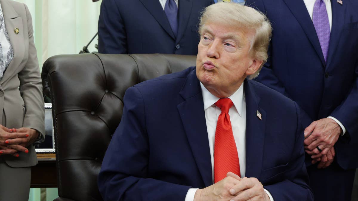 Knicks owner James Dolan faces backlash for accepting Trump's White ...
