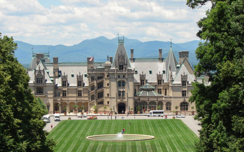 5 creepy Gilded Age mansions with haunted backstories