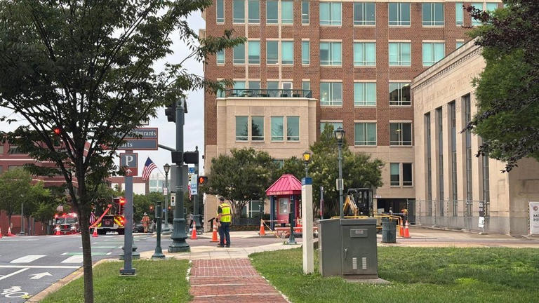 Natural gas line ruptures near Rockville Town Center