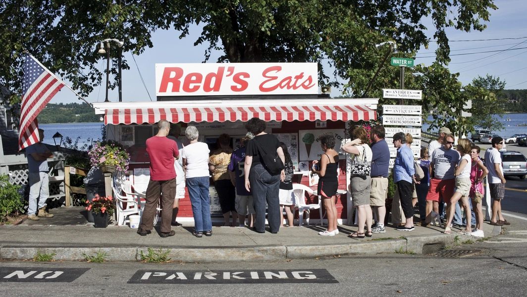13 scenic Maine waterfront dining spots