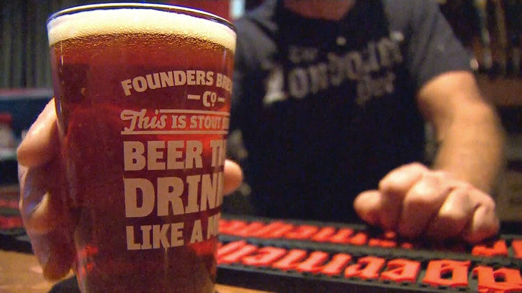 Londoner pub in Dallas temporarily shut down after crowd causes damage ...