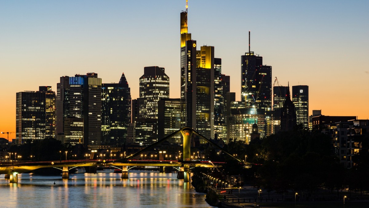 JPMorgan: European stocks are attractively cheap after oil price slump