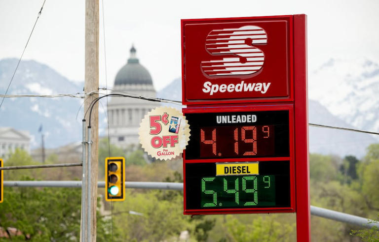 Gas prices fell below $4 this week, but when will grocery costs go down?