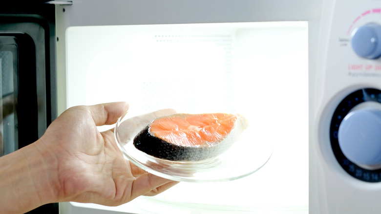 13 mistakes you're making when cooking with a microwave