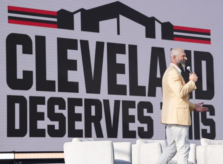 Joe Thomas headlines best Cleveland Browns offensive lineman over 20 ...