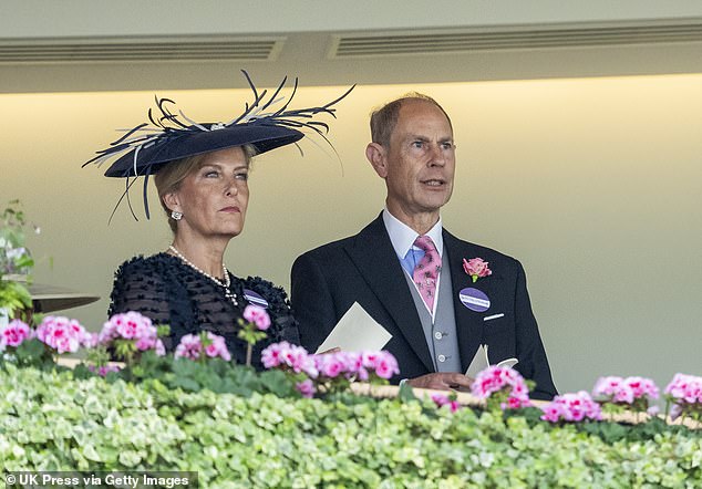 Princess Diana's nieces Lady Amelia and Lady Eliza Spencer catch the ...