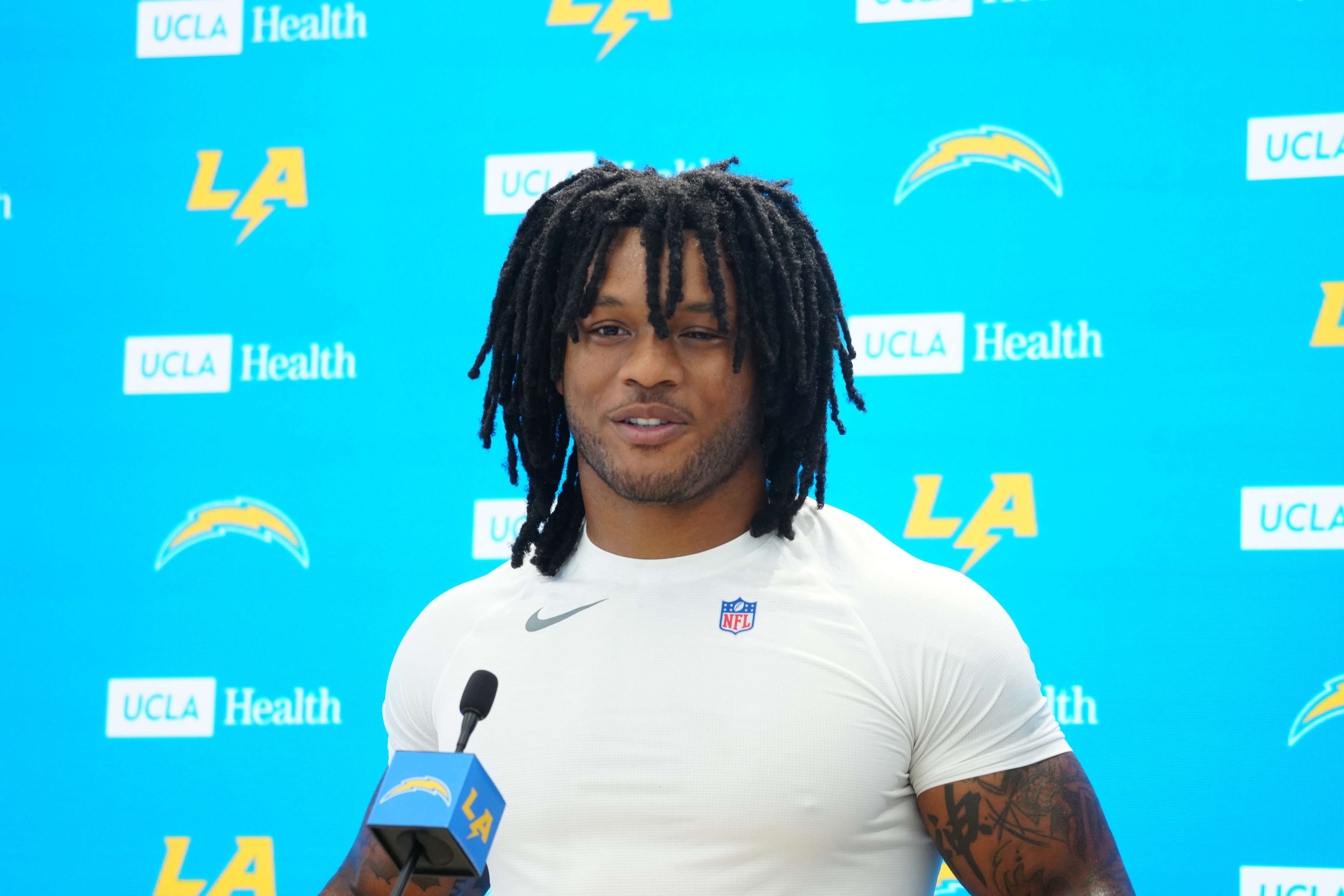 Mike McDaniel compares Omarion Hampton to Hall of Fame running back