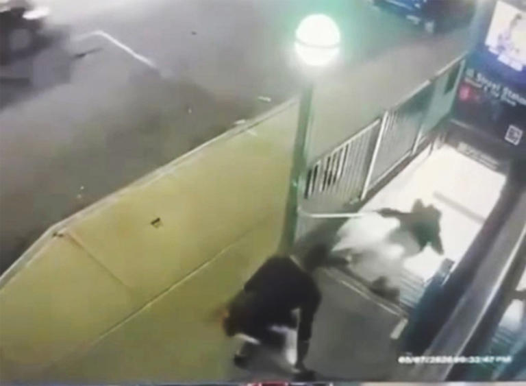 Ex-Broadway dancer who fatally tossed old man down NYC subway stairs ...