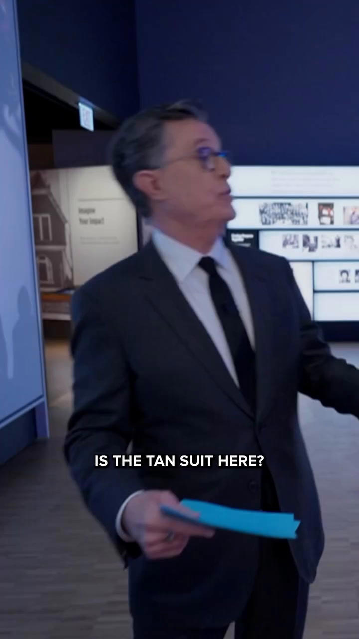 Colbert wears tan suit tribute at Obama Presidential Center opening