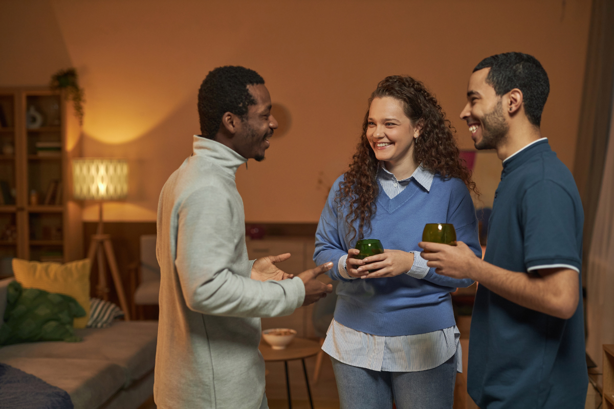 Psychologists are clear: people who leave parties without saying ...